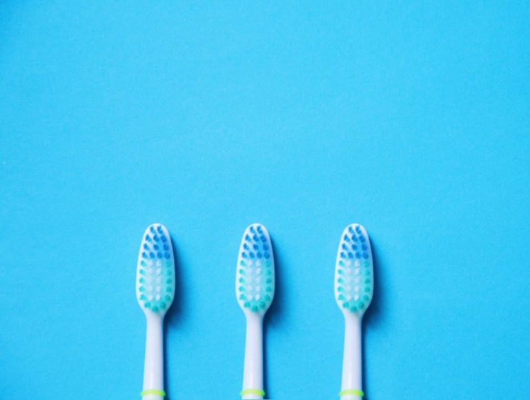 What Bristles to Choose When Buying a Toothbrush | Jefferson Dental